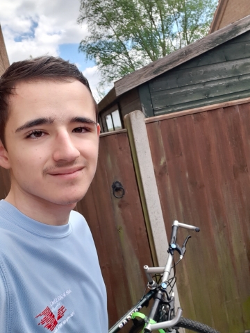 Students Commemorate 75th Anniversary of Victory in Europe